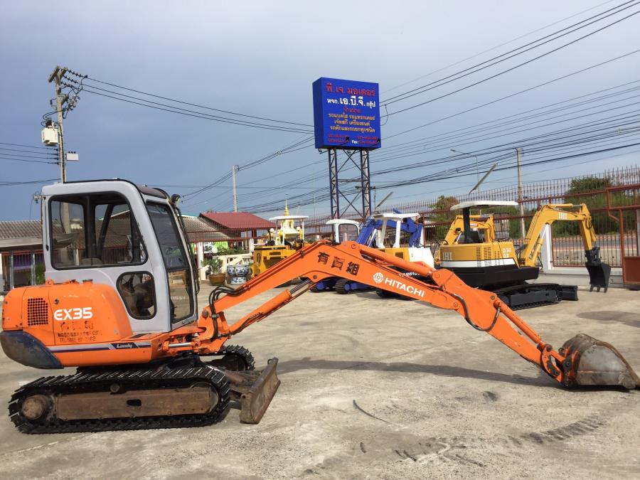 หจก. เอ.บี.จี. กรุ๊ป : รถขุด Hitachi EX35-2