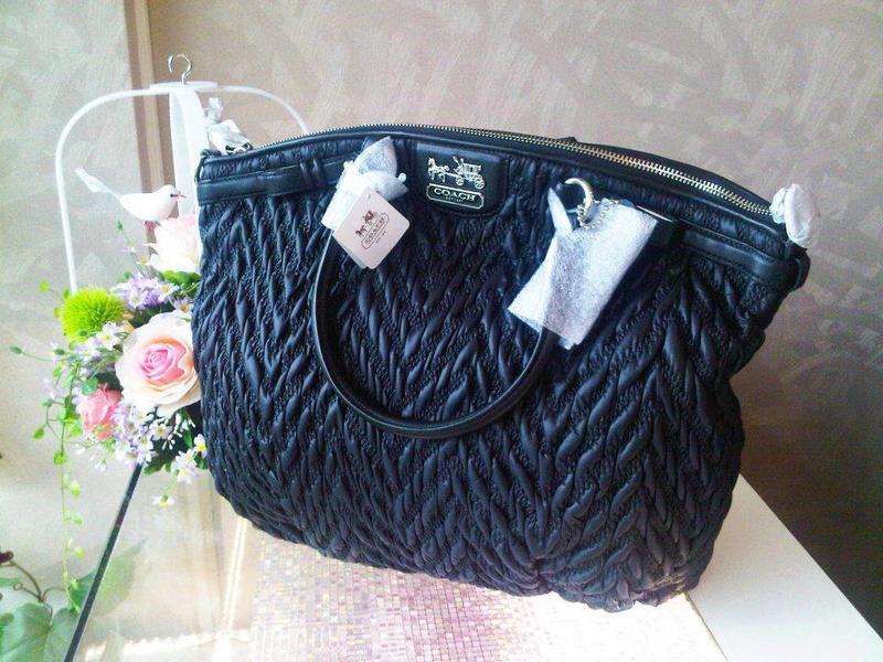 PRODUCT Coach 18634 : MADISON QUILTED CHEVRON NYLON LARGE LINDSEY ...