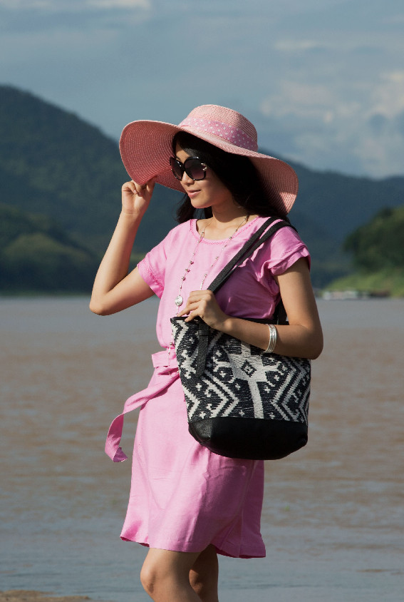 PRODUCT Tai Muang Shoulder Bag, Small : Ockpoptok | Ockpoptok